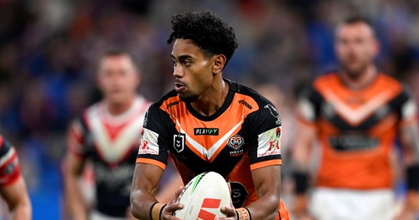 Jahream Bula wins Kelly-Barnes Medal in rookie year | NRL.com