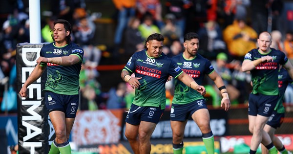 'Throw the chequebook at him': Papalii's call to keep Tapine in lime ...