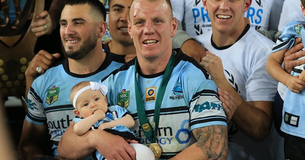 Lewis re-signs with Sharks | NRL.com
