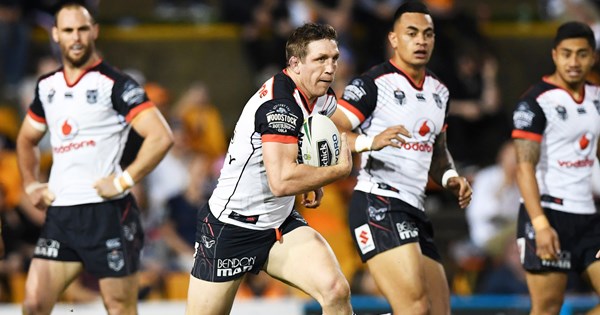 Hoffman to play on in 2018 | NRL.com