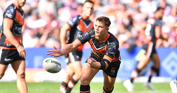 Simpkin re-signs with Tigers until end of 2024 | NRL.com