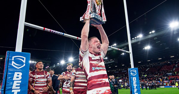 Morgan Smithies, NRL 2024, England international to join Canberra ...